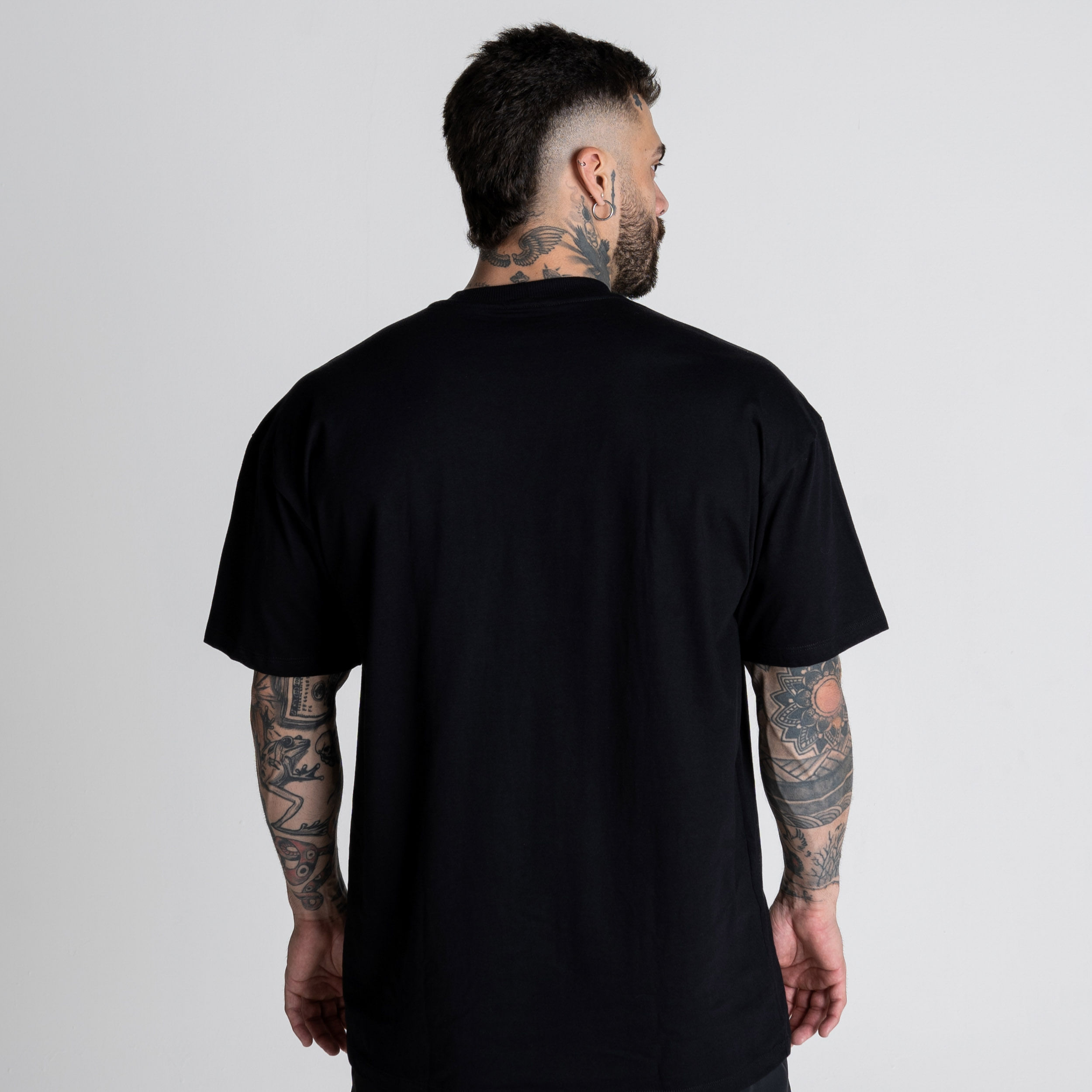 CAMISETA OVERSIZED COMAM FRUTAS BASIC PRETO